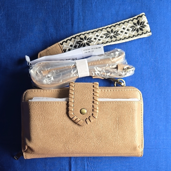 Malibu Skye | Bags | New Malibu Skye Tan Leather Wallet | Poshmark
